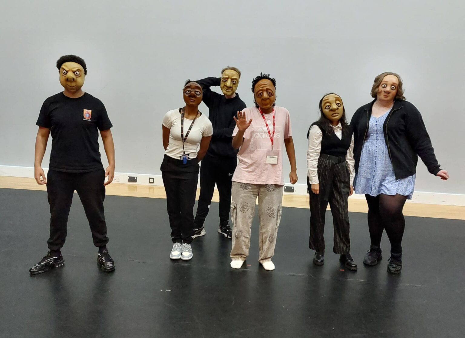 Sixth Form Drama Students Enjoy Mask Workshop with Vamos Theatre ...